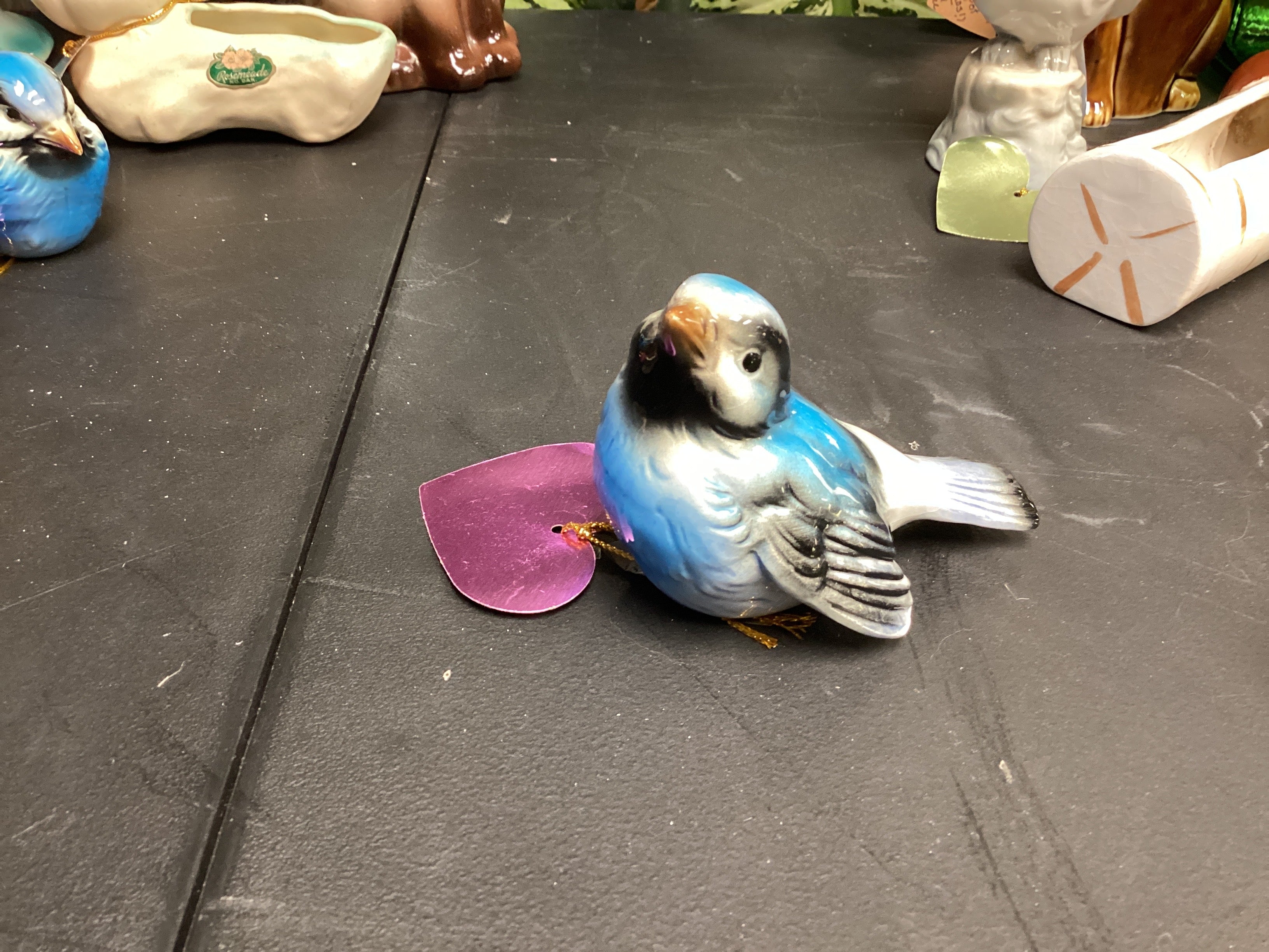 CER163 Goebel blue bird looking up – Lost Lakes Treasure Chest